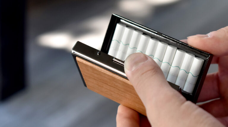 IQOS HEATSTICKS CASE - 木製雑貨ブランド +LUMBER